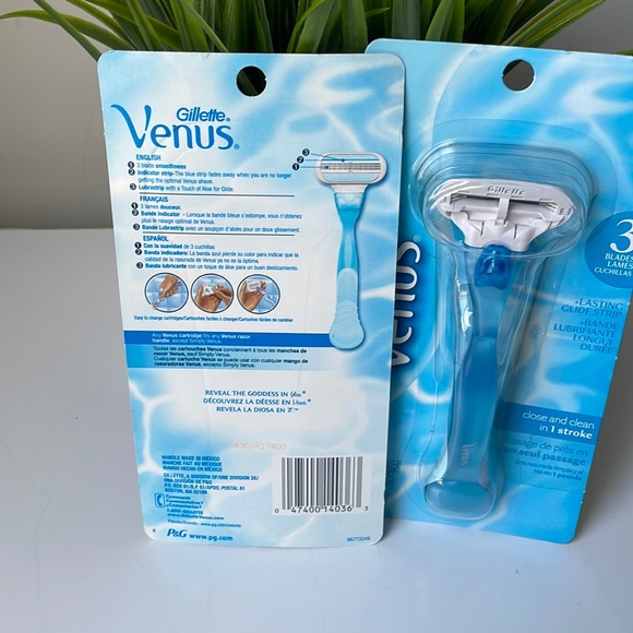 gillette | Bath & Body | Gillette Venus 3 Blade Razor Bundle 2 | Poshmark